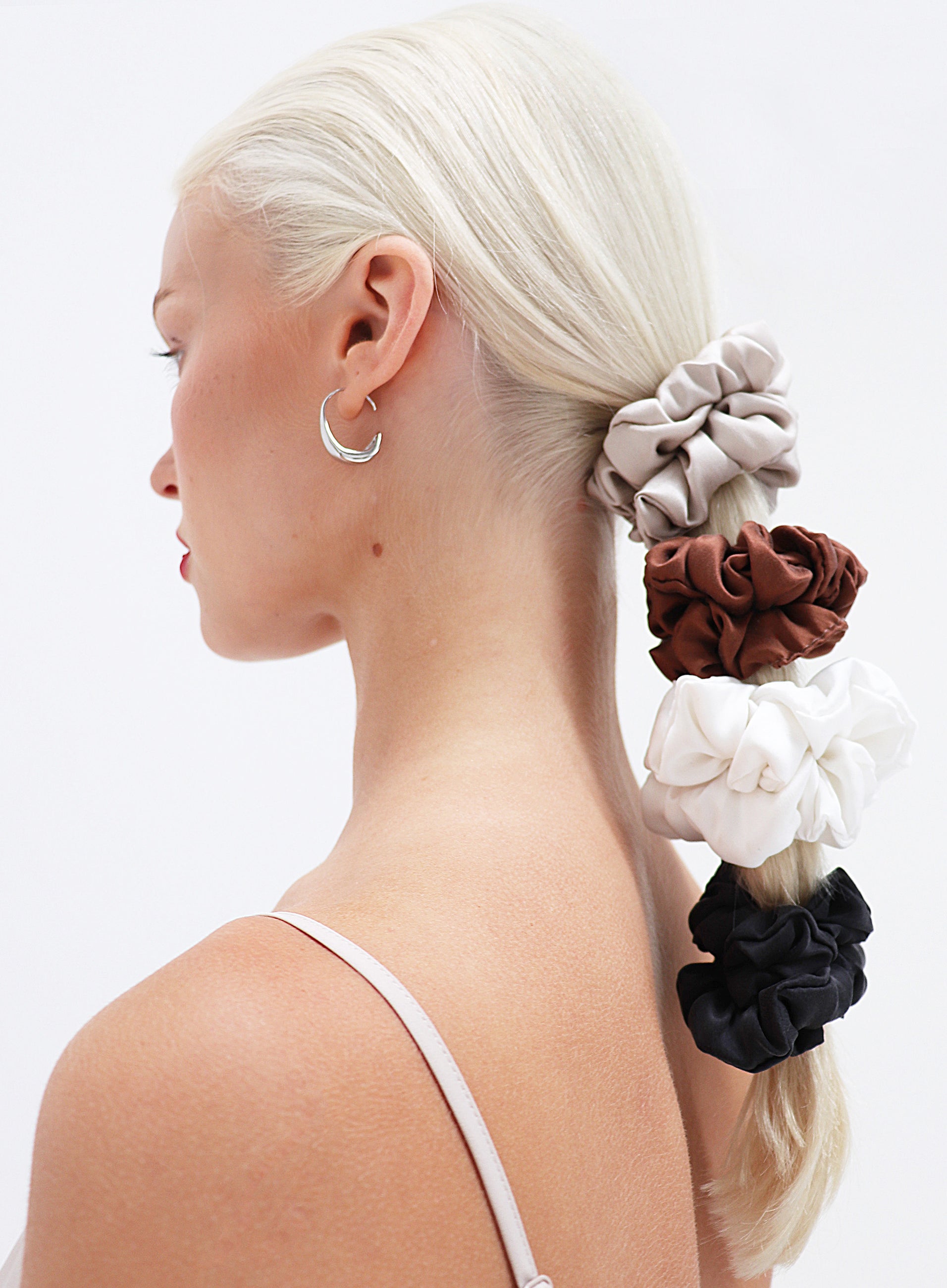 Edwige Silk Scrunchie Set – AETHERA